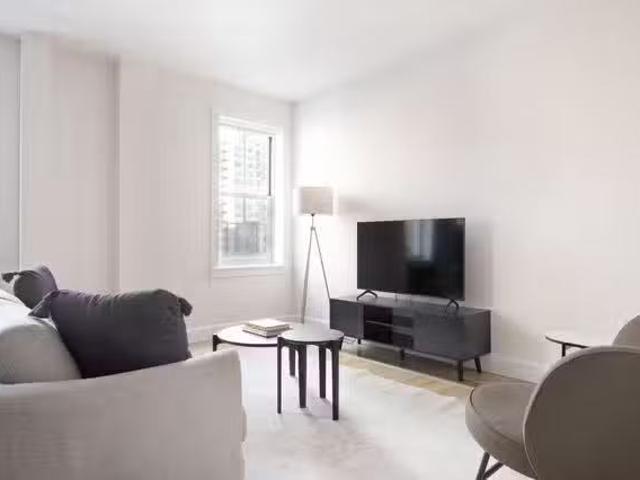 The Manhattan, 244 East 86th St, Yorkville 2 Bedroom 2 Bath