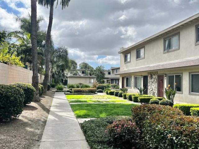 The Manor 2 Bedroom Apartment for Rent at 4120 W 5th St, Santa Ana, CA 92703 West Side