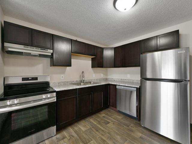 The Manor at Med City 3 Bedroom Apartment for Rent at 1505 Marion Rd Se, Rochester, MN 55904