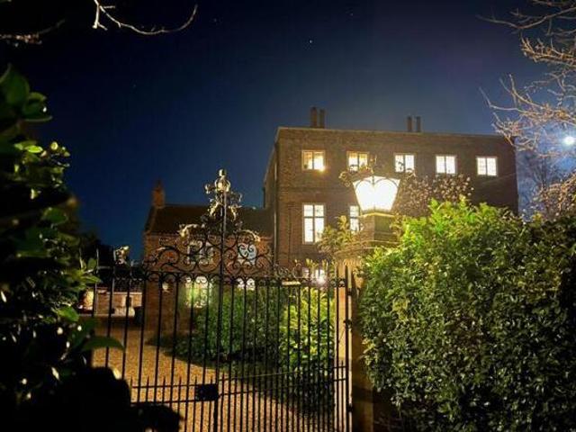 The Manor Retreat, Benington, 9 Bedroom Detached
