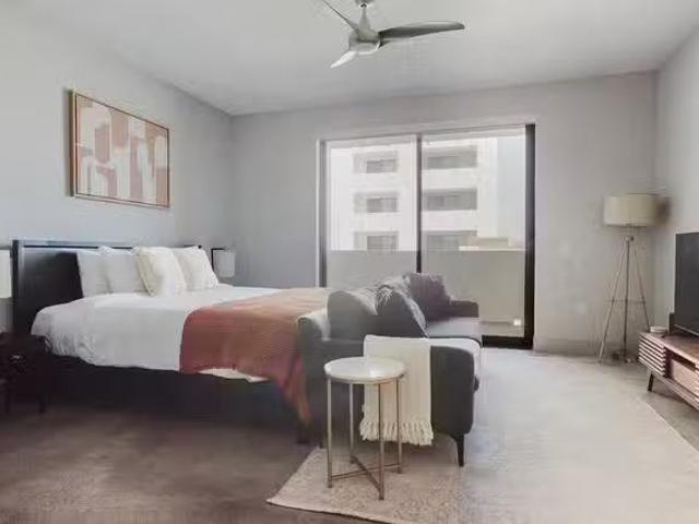 The Mansfield, 5100 Wilshire Blvd, Mid Wilshire Studio 1 B.