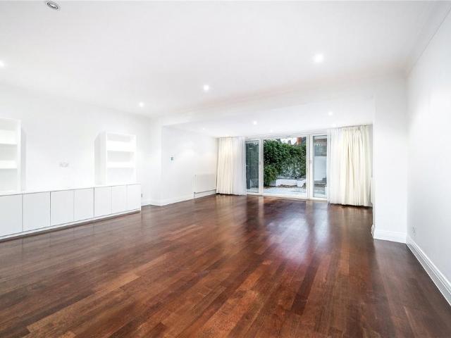 The Marlowes, St John's Wood, London. 4 bed terraced house to rent £9,000 pcm £2,077 pw