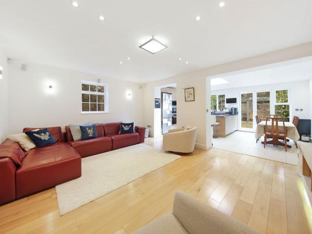 The Marlowes, St John's Wood NW8, 4 bed end terrace house to rent, £11,000 pcm | PrimeLocation