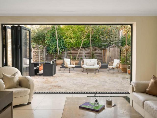 The Marlowes, St John's Wood, NW8 5 bed semi detached house to rent £10,001 pcm £2,308 pw