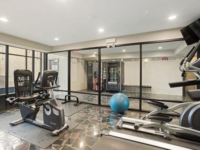 The Marshfield at Howard Street 2 Bedroom Apartment for Rent at 7616 N Marshfield Ave, Chicago, IL 60626 Rogers Park