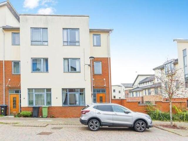 The Martlet, Milton Keynes, 4 Bedroom Town