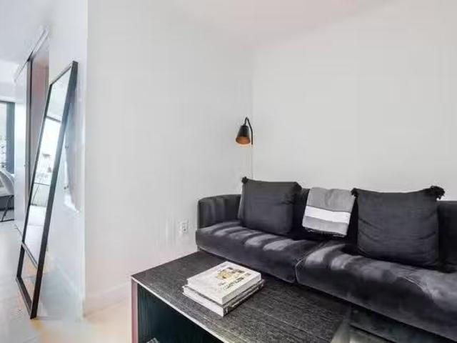The Metlo, 399 Congress St, Seaport Studio 1 Bath