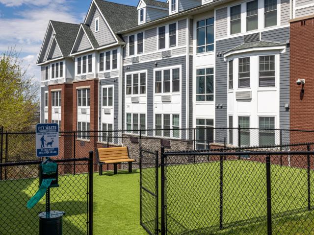 The Mews 1 Bedroom Apartment for Rent at 1305 Paterson Plank Road, North Bergen, NJ 07047