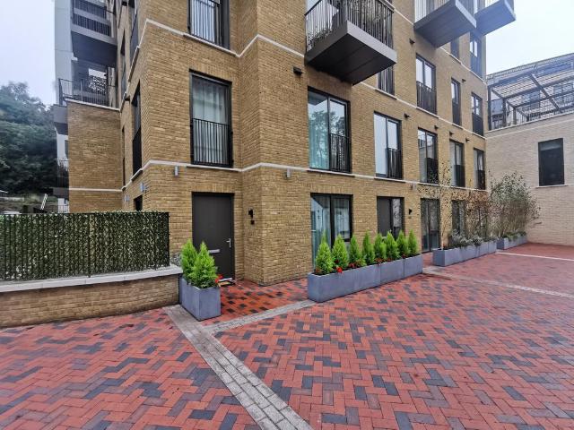 The Mews, Tunbridge Wells, TN4 2 bed mews to rent £2,450 pcm £565 pw