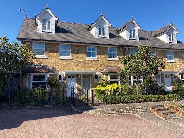 The Mews, Upper Village Road. 3 bed terraced house to rent £2,750 pcm £635 pw