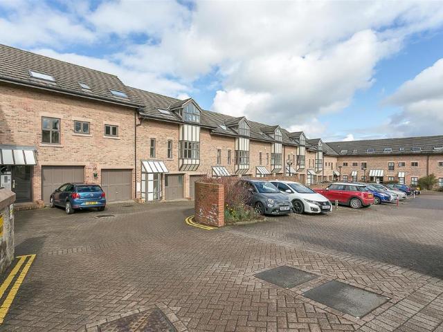 The Mews, City Centre, Newcastle upon. 2 bed flat to rent £1,050 pcm £242 pw