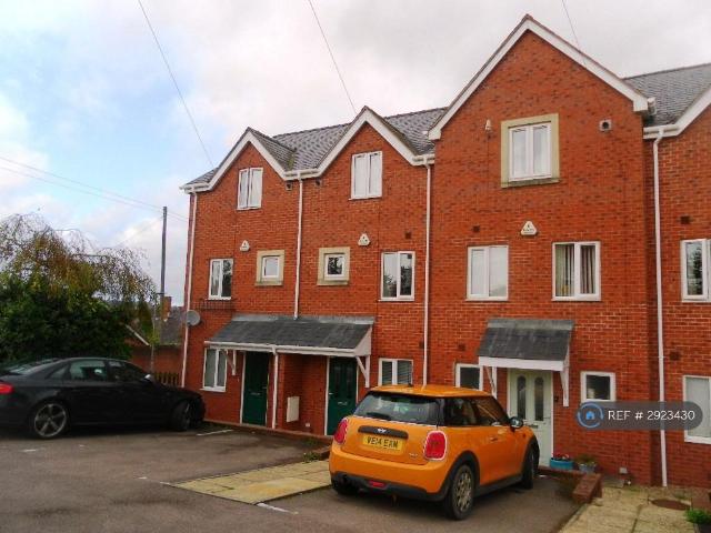 The Mews, Ledbury, HR8 4 bed semi detached house to rent £1,695 pcm £391 pw