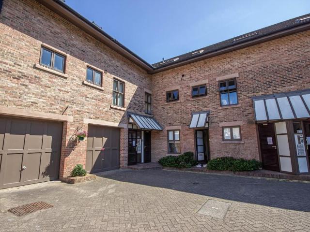 The Mews, Newcastle upon Tyne, Tyne. 2 bed ground floor flat to rent £1,030 pcm £238 pw