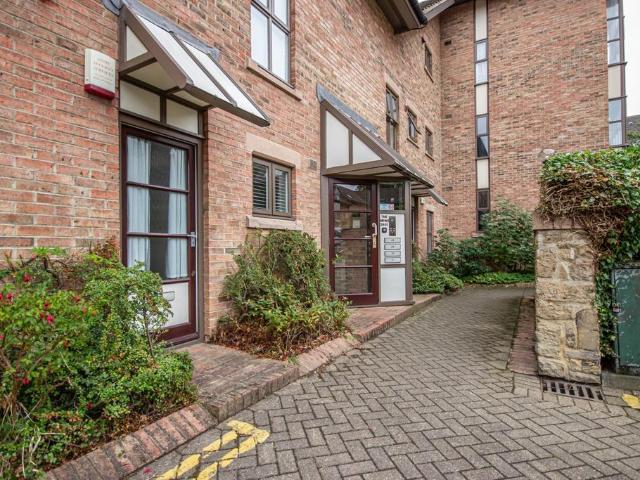 The Mews, Newcastle upon Tyne, Tyne. 2 bed flat to rent £1,130 pcm £261 pw
