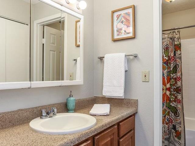 The Meadows Apartment Homes KS 2 Bedroom Apartment for Rent at 7620 Halsey St, Lenexa, KS 66216
