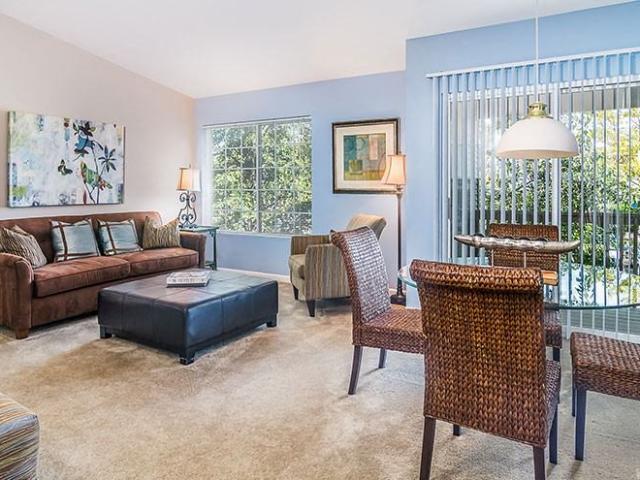 The Meadows Apartments Lakemoor 2 Bedroom Apartment for Rent at 450 Sullivan Lake Blvd, Lakemoor, IL 60051
