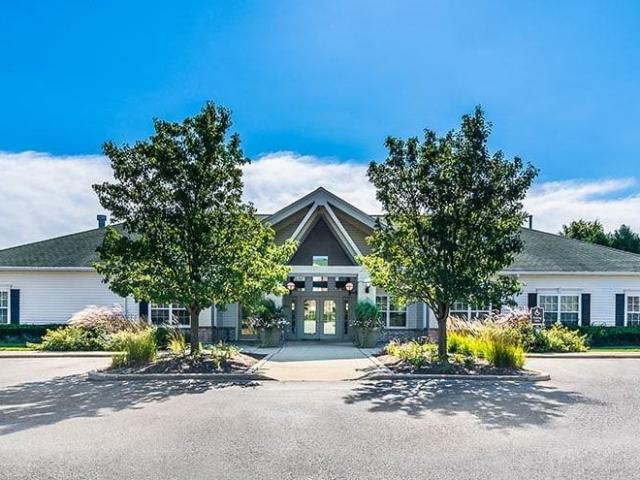 The Meadows Apartments Lakemoor 2 Bedroom Apartment for Rent at 450 Sullivan Lake Blvd, Lakemoor, IL 60051