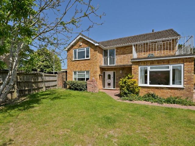 The Meadows, Flackwell Heath, High Wycombe, Buckinghamshire HP10, 4 bed detached house to rent, £2,950 pcm | PrimeLocation
