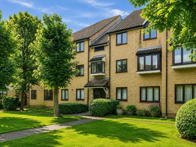 The Meadows, Sawbridgeworth CM21, 1 bed flat to rent, £1,100 pcm | PrimeLocation