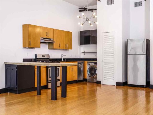 The Mercantile Lofts 1 Bedroom Apartment for Rent at 620 S Main St, Los Angeles, CA 90014 Downtown Los Angeles