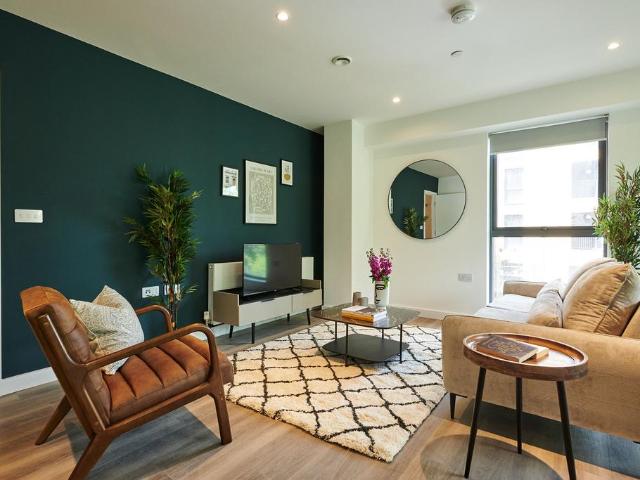 The Mint, Guildford Guildford GU1 2 bed apartment to rent £2,355 pcm £543 pw