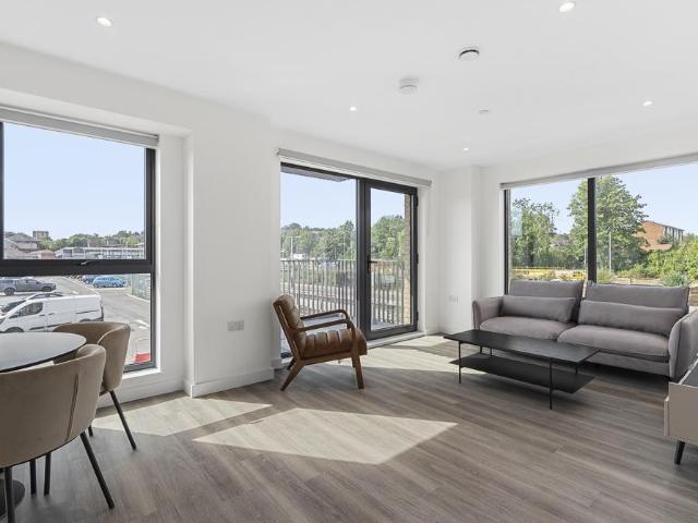 The Mint, Guildford Guildford GU1 2 bed apartment to rent £2,360 pcm £545 pw