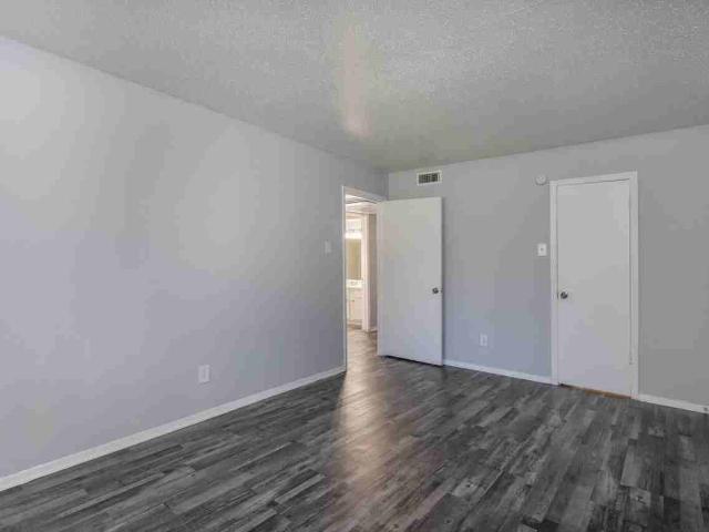 The Miranda on Central 1 Bedroom Apartment for Rent at 805 Central Dr, Bedford, TX 76022 Bell Manor