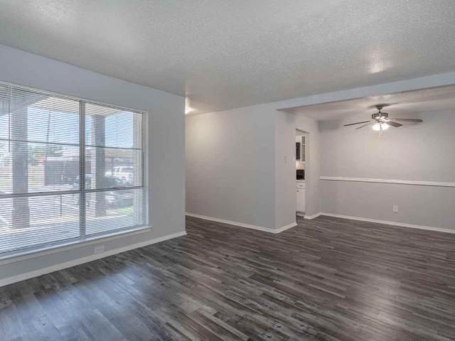 The Miranda on Central 2 Bedroom Apartment for Rent at 805 Central Dr, Bedford, TX 76022 Bell Manor