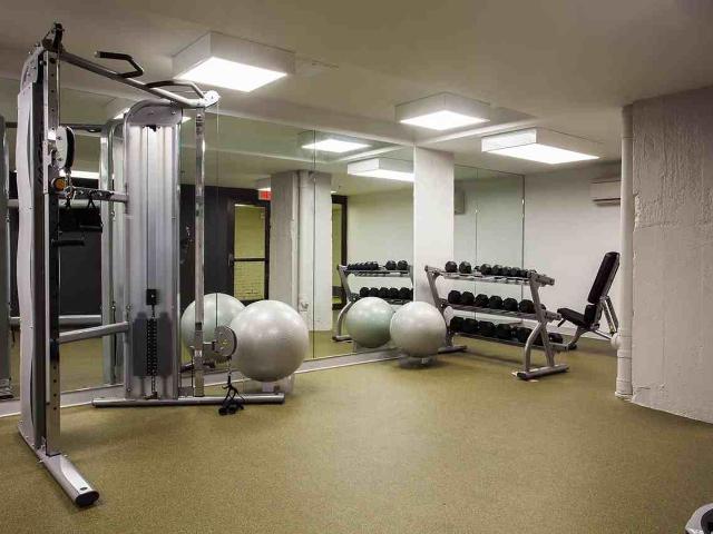 The Newbern Studio Apartment for Rent at 525 E Armour Blvd, Kansas City, MO 64109 Central Hyde Park
