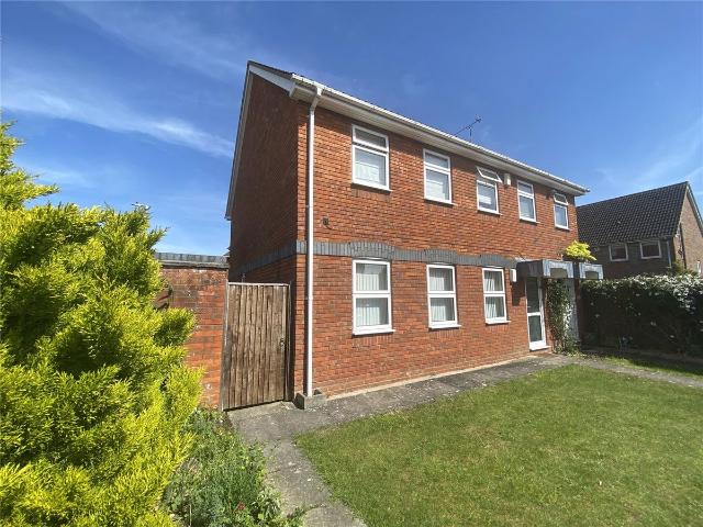 The Nurseries, Eaton Bray, Dunstable, Central Bedfordshire LU6, 2 bed maisonette to rent, £1,200 pcm | PrimeLocation