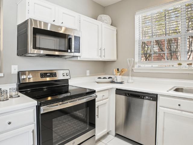 The Saxony Apartments 2 Bedroom Apartment for Rent at 14601 Montfort Dr, Dallas, TX 75254