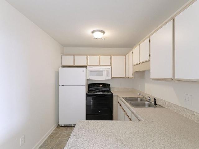 The School at Spring Garden 4 Bedroom Apartment for Rent at 2201 Spring Garden St, Greensboro, NC 27403 Lindley Park