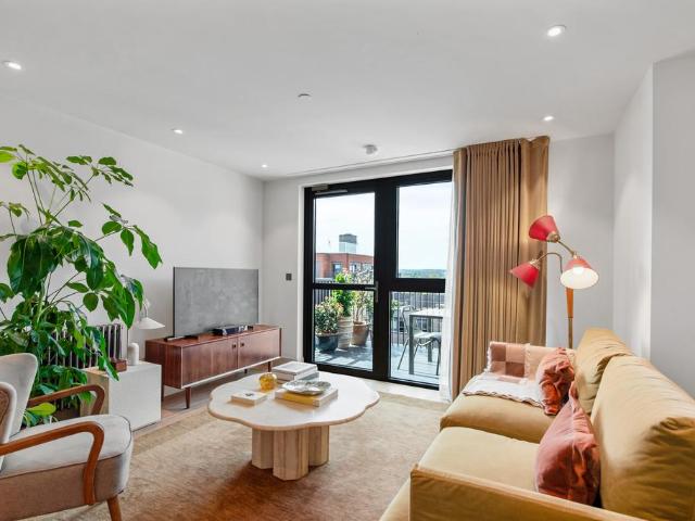 The Sessile, 18 Ashley Road, London. 2 bed flat to rent £2,790 pcm £644 pw