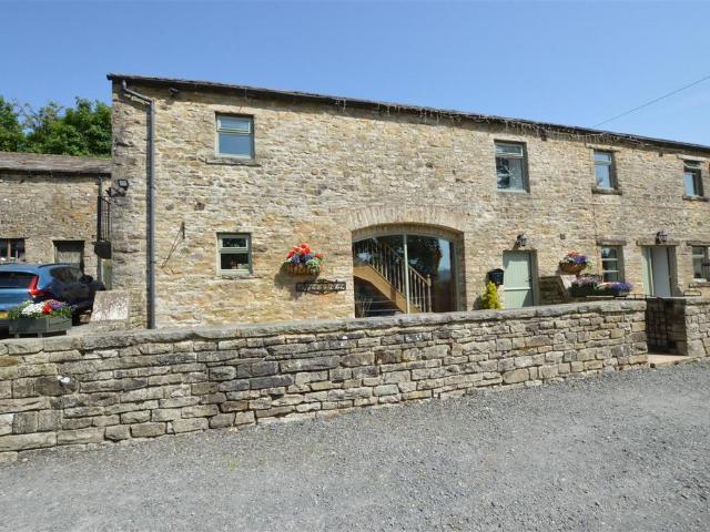 The Sheep Fold, Nr Hardraw, Upper. 3 bed cottage to rent £850 pcm £196 pw
