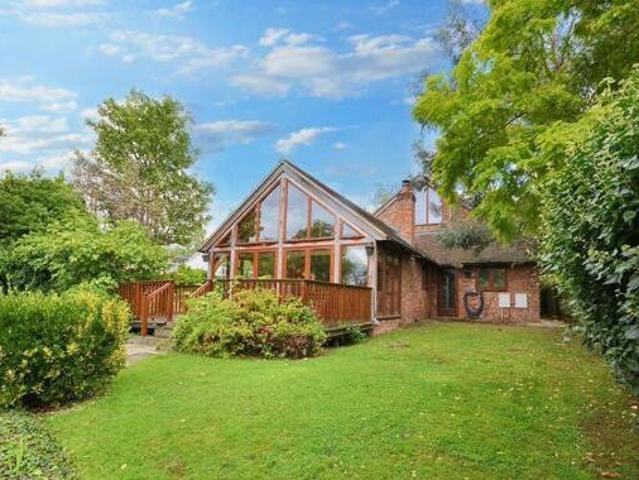The Sheilings, Emerson Park, 3 Bedroom Detached