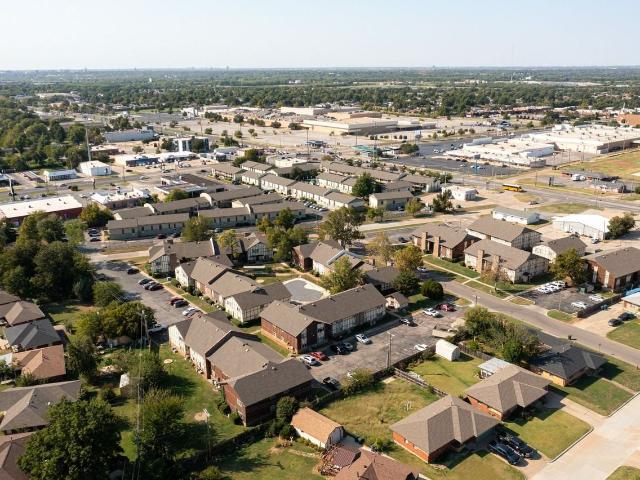 The Shelton Apartments 2 Bedroom Apartment for Rent at 7020 E Reno Ave, Midwest City, OK 73110