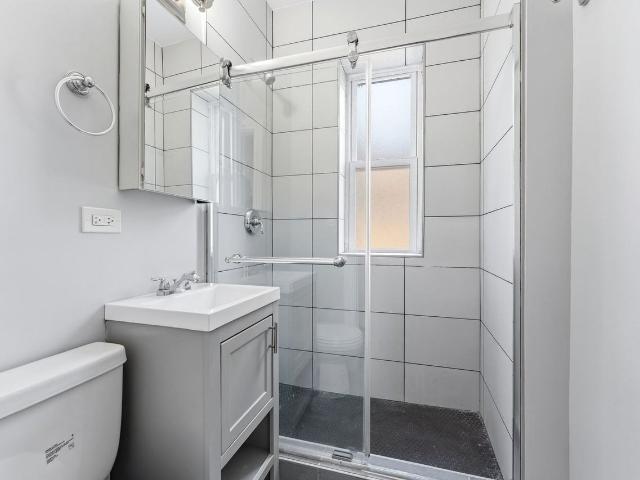 The Sherwin at Jarvis Square 1 Bedroom Apartment for Rent at 1608 W Sherwin Ave, Chicago, IL 60626 Rogers Park