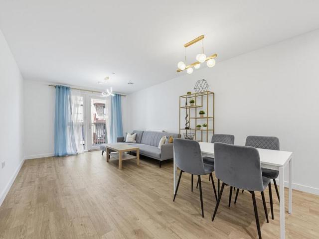 The Silverton, Royal Docks, London, E16 1 bed apartment to rent £2,097 pcm £484 pw
