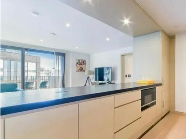 The Sky Pool, Viaduct Gardens, London, SW11 7AY, United Kingdom | 2 bed apartment for rent #167774474 | Rentberry