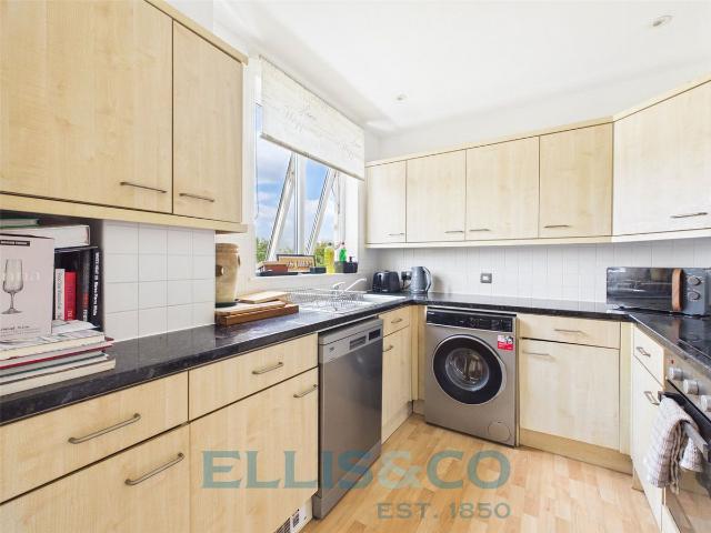 The Slade, Tonbridge, Kent TN9, 2 bed flat to rent, £1,550 pcm | PrimeLocation