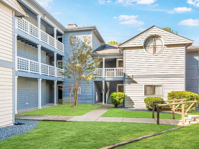 The Slate Charlotte 1 Bedroom Apartment for Rent at 6017 Williams Road, Charlotte, NC 28215 Oak Forest