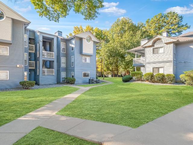 The Slate Charlotte 1 Bedroom Apartment for Rent at 6017 Williams Road, Charlotte, NC 28215 Oak Forest