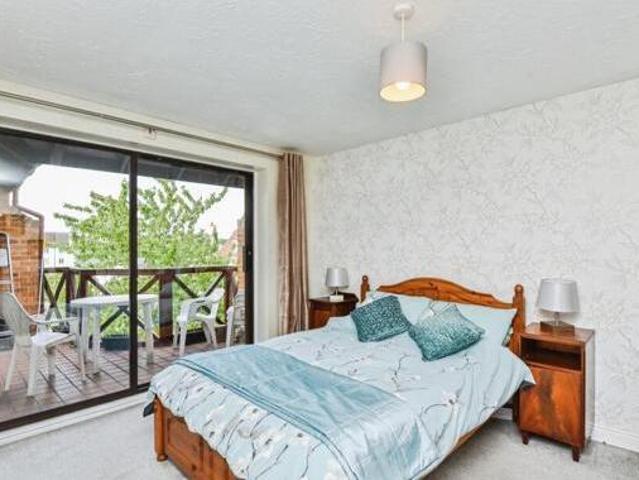 The Slipway, Staverton, 2 Bedroom Flat