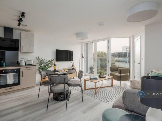 The Sloop, Poole, BH14 2 bed flat to rent £2,150 pcm £496 pw