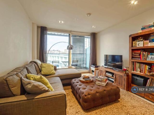 The Spectrum Buildings, London, N1 1 bed flat to rent £2,380 pcm £549 pw
