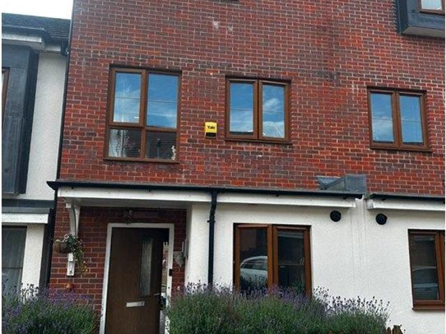 The Spinney, Basingstoke RG24, 4 bed terraced house to rent, £2,100 pcm | PrimeLocation
