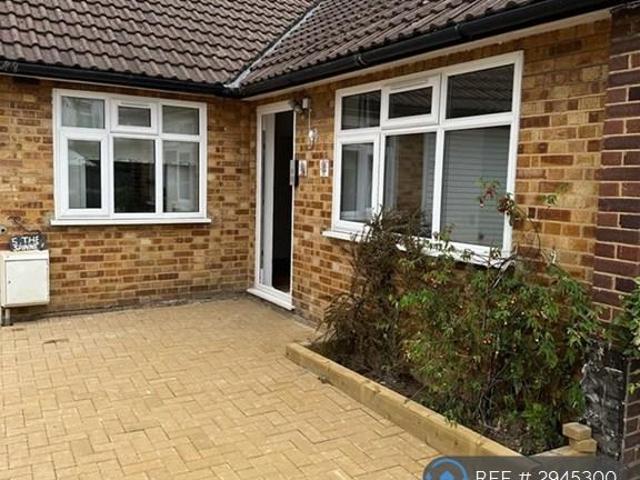 The Spinney Granville Road, London, N12 2 bed semi detached house to rent £2,400 pcm £554 pw