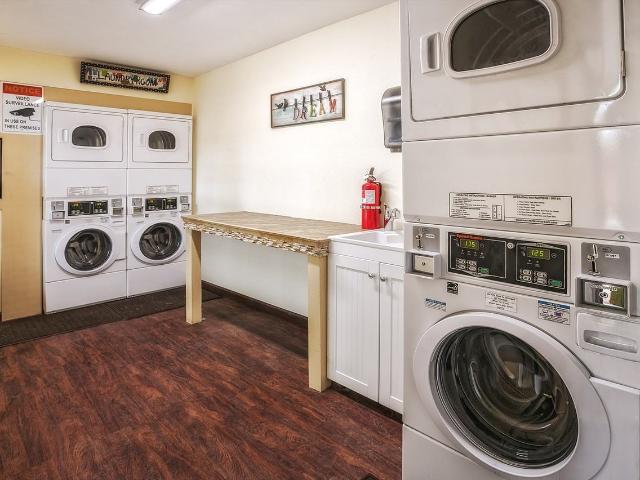 The Spoke 1 Bedroom Apartment for Rent at 2323 Town Lake Cir, Austin, TX 78741 Riverside