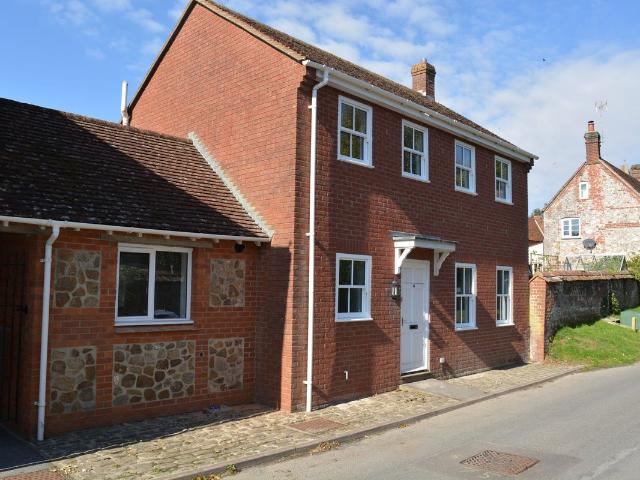 The Square, Aldbourne SN8, 3 bed detached house to rent, £1,500 pcm | PrimeLocation