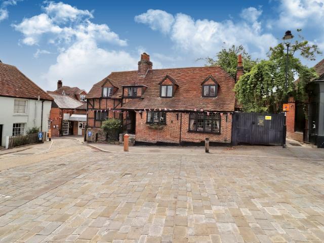 The Square, Hamble SO31, 5 bed detached house to rent, £3,500 pcm | PrimeLocation